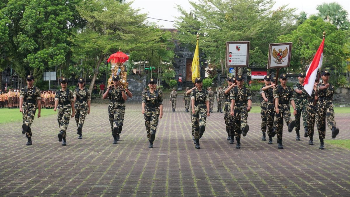 PELAKSANAAN UPACARA SERAH TERIMA PATAKA PANJI-PANJI DAN SURAT SAKTI I ... PELAKSANAAN UPACARA SERAH TERIMA PATAKA PANJI-PANJI DAN SURAT SAKTI I ...